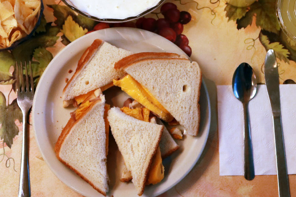 Highly Processed Foods Linked to Weight Gain | NIH News in Health